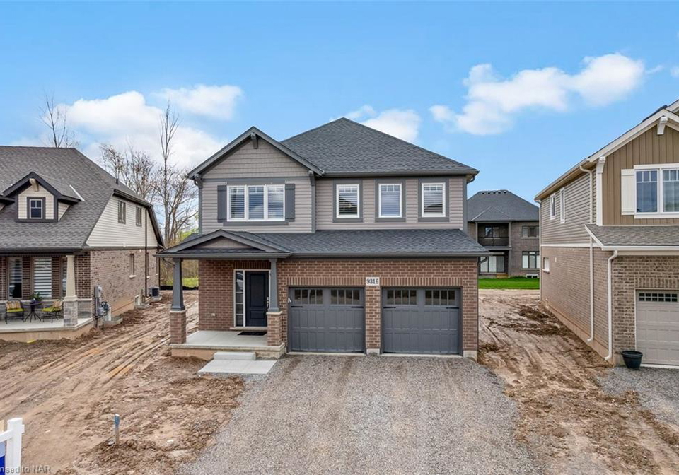 9316 White Oak Avenue, Niagara Falls