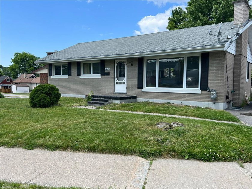 857 Elizabeth Street, North Bay