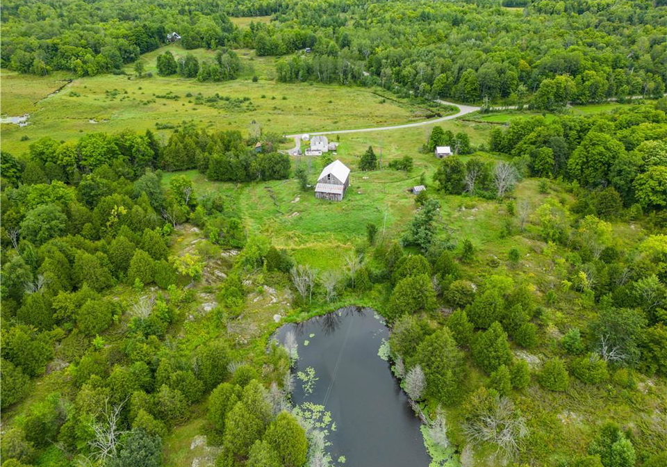 1027 Bender Road, Sharbot Lake