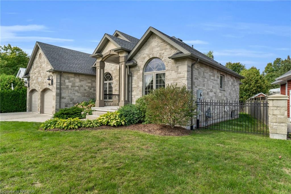 560 Meadow Lane, Southampton