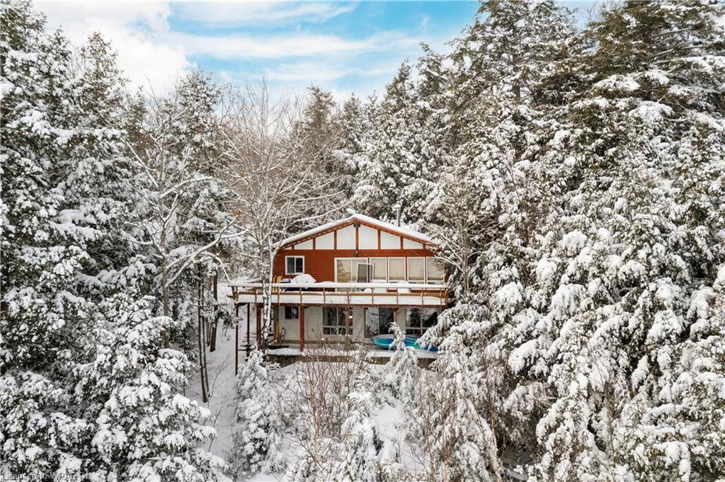 5789 North Kennisis Lake Road, Haliburton