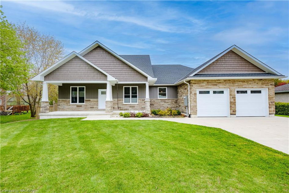 532 Attawandaron Road, Point Clark