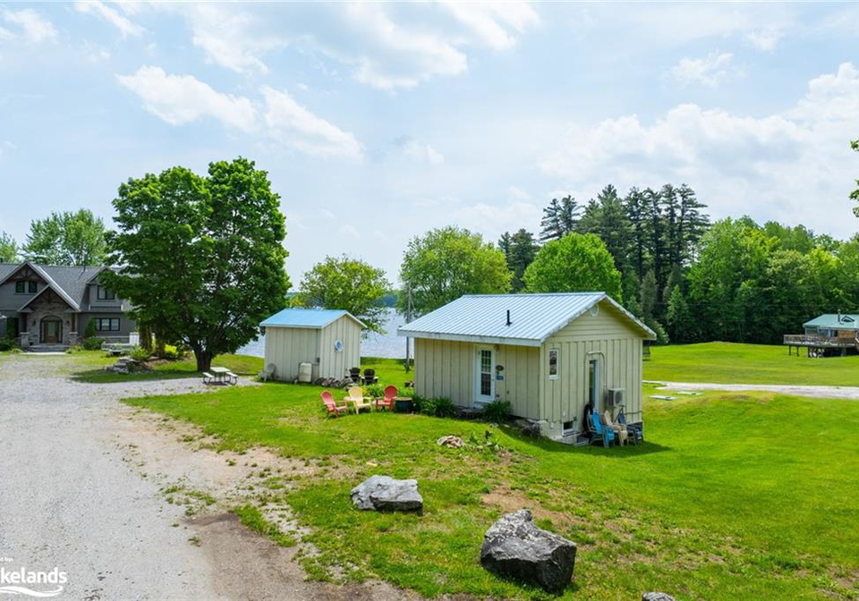 1142 Parkers Point Road, Gravenhurst