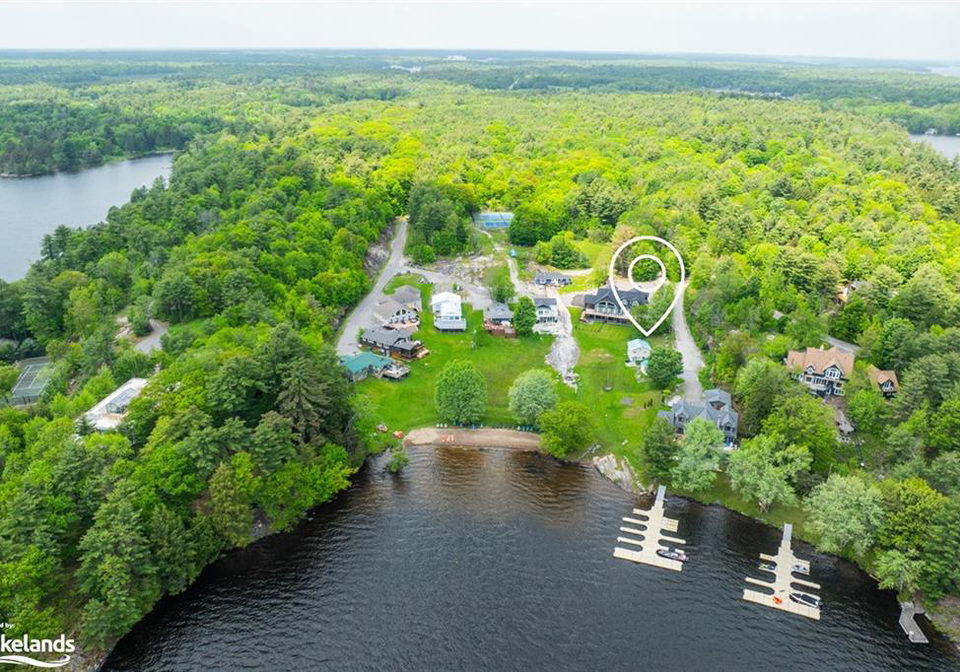 1142 Parkers Point Road, Gravenhurst